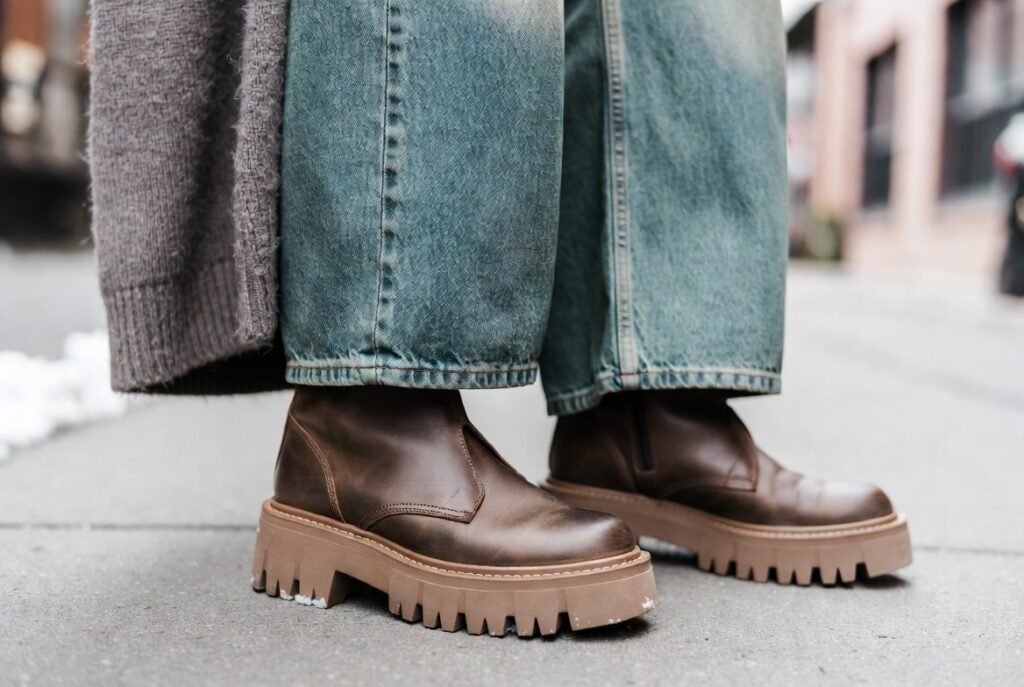 10 Fashionable Boot Styles to Wear With Your Sweaters This Winter ...