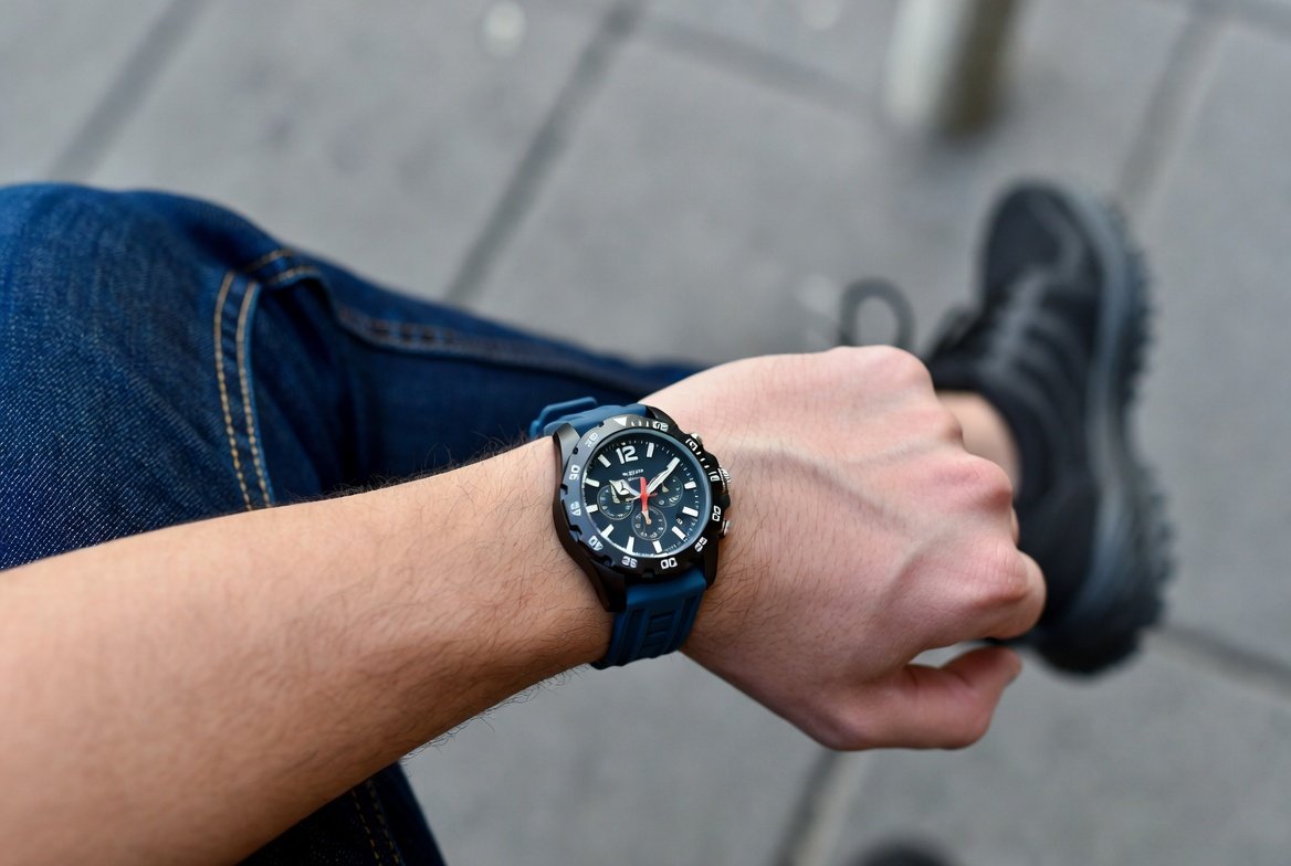 12 Everyday Watches That Pair Effortlessly With Jeans, Chinos, and ...